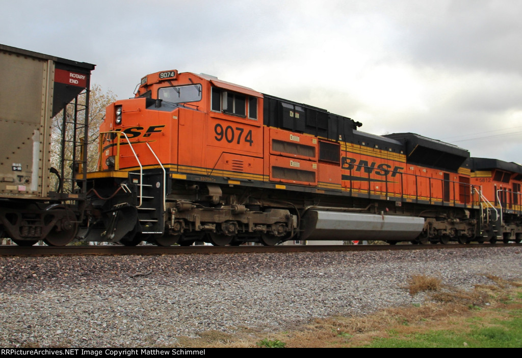 BNSF 9074